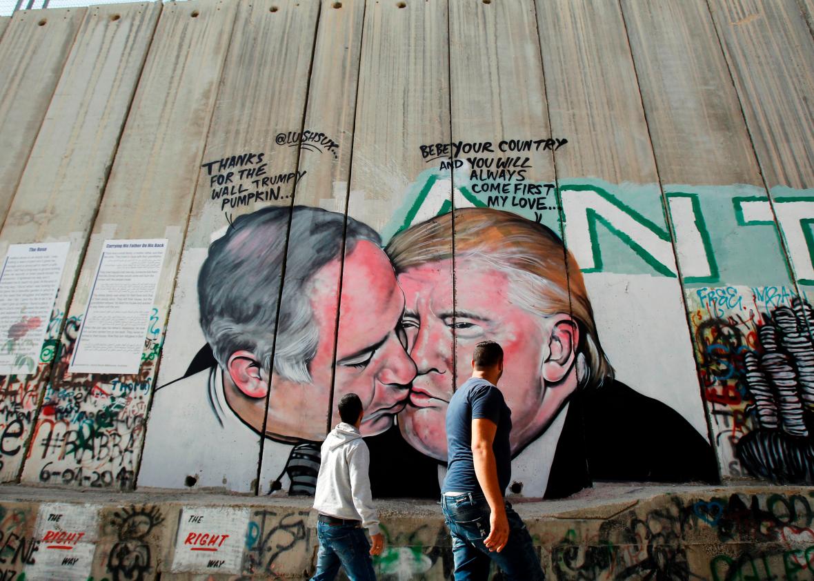 Mural depicting Trump and Netanyahu sharing a kiss pops up on West Bank ... Mural depicting Trump and Netanyahu sharing a kiss pops up on West Bank ...