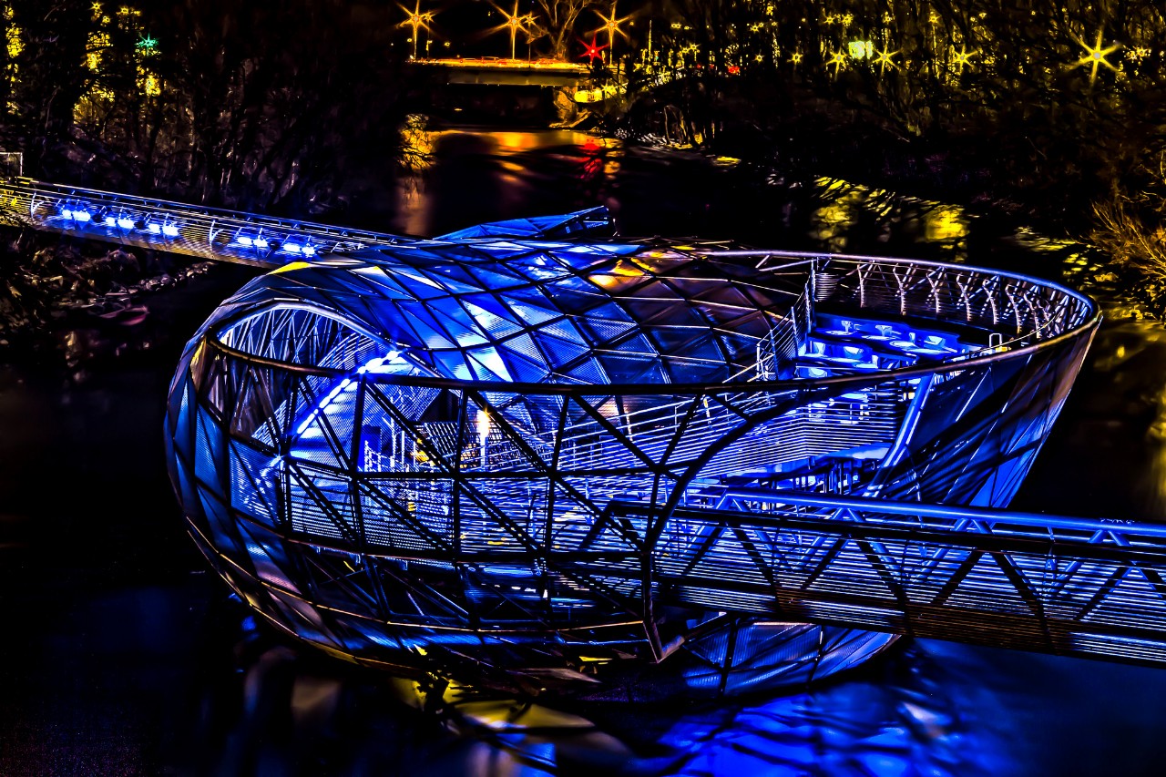 Austria's Murinsel Bridge is a stylish span that helps pedestrians ...