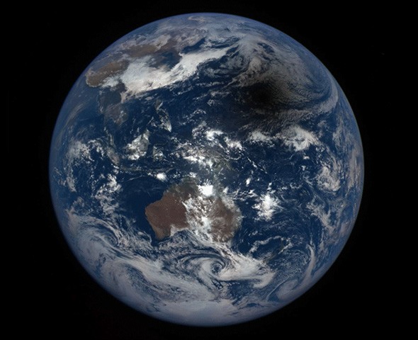 DSCOVR satellite sees total eclipse from space.